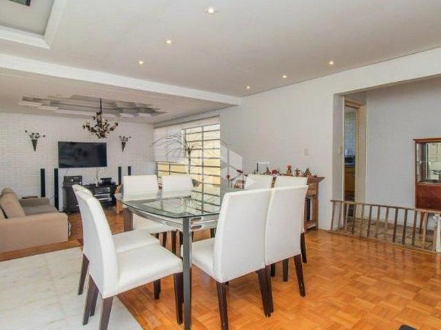 Casa no bairro Três Figueiras 3D com piscina