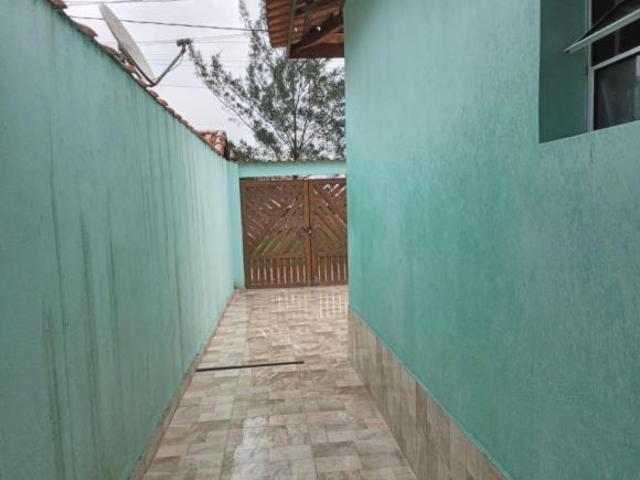 Casa no bairro Balneario Tupi em Itanhaém. Possui 02 dormitórios