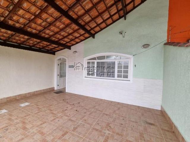 Casa no Bairro Caiçara, com 02 dormitórios á 400 metros da praia!
