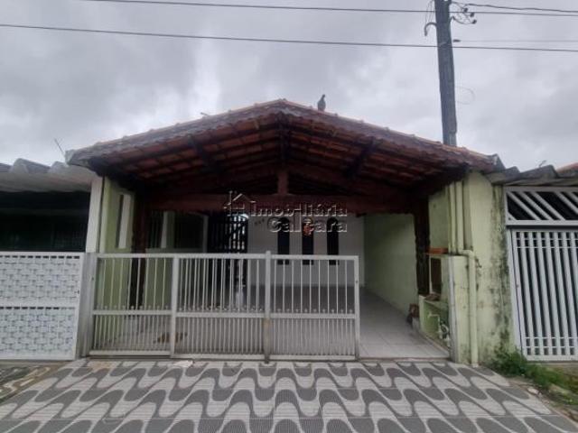 Casa no Bairro Caiçara, com 02 dormitórios á 500 metros da praia!