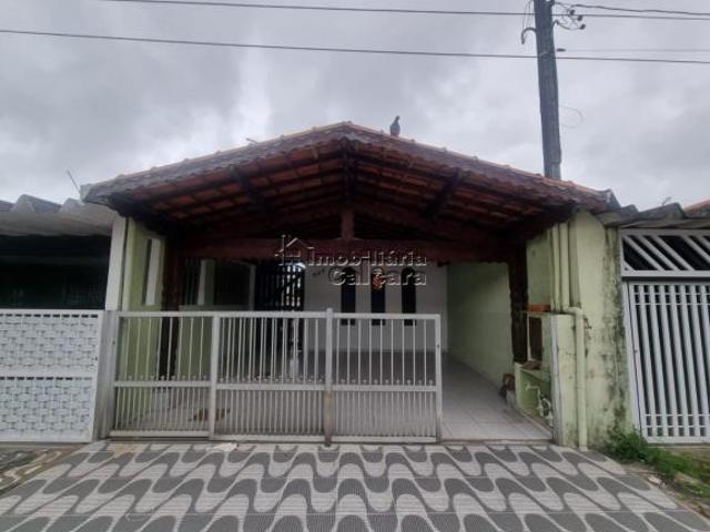 Casa no Bairro Caiçara, com 02 dormitórios á 500 metros da praia!
