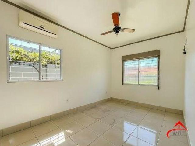 Casa no bairro Cavalhada de 3 dormitórios e 3 vagas