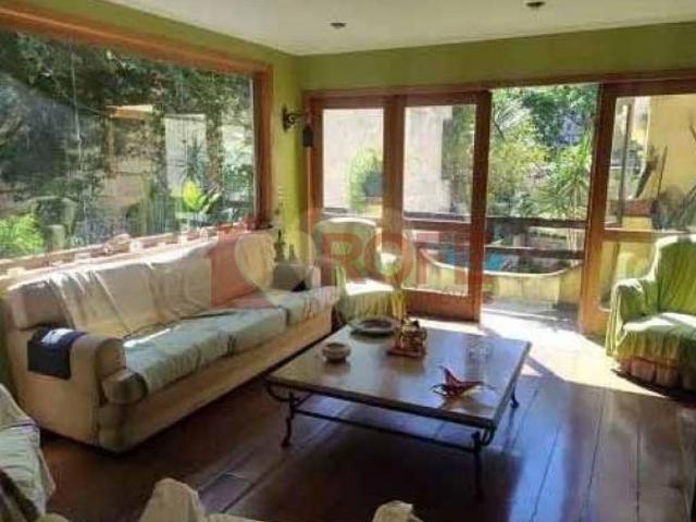 Casa no bairro Chacara Monte Alegre, 4 dormitórios 7 vagas