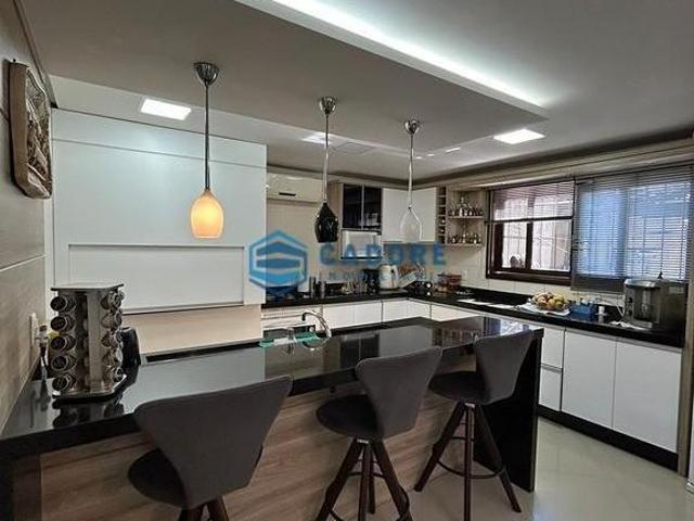 CASA NO BAIRRO CINQUENTENÁRIO