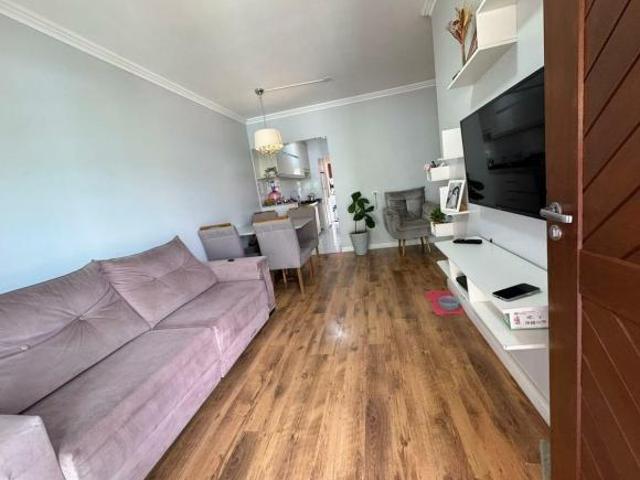 Casa no Bairro Cristo Rei com 2 dormitórios e espaço com churrasqueira