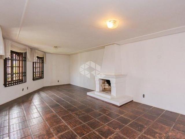 Casa no bairro Cristal com 4 dormitórios/quartos