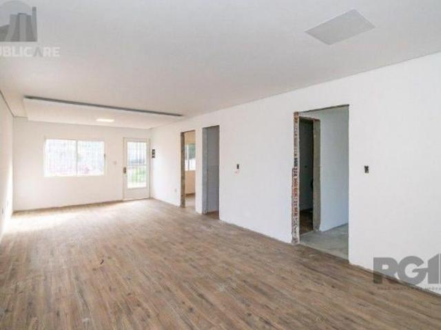 Casa no bairro Cristal de 3 dormitórios