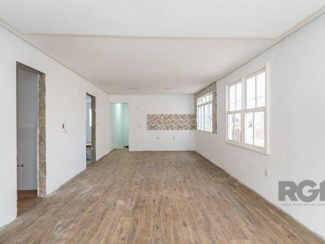 Casa no bairro Cristal de 3 dormitórios