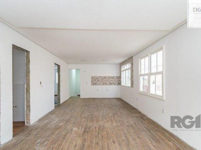 Casa no bairro Cristal de 3 dormitórios