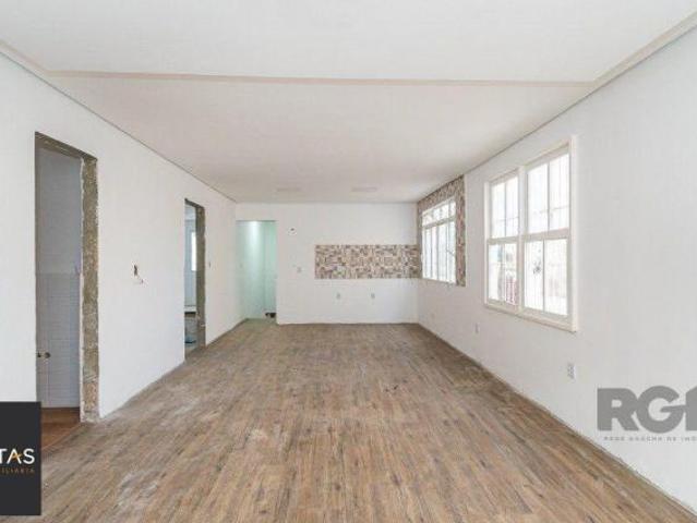 Casa no bairro Cristal de 3 dormitórios