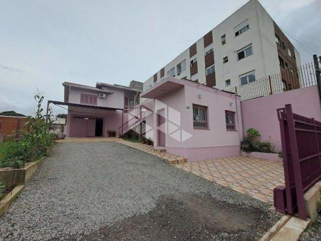 CASA NO BAIRRO CRUZEIRO EM FARROUPILHA