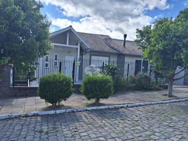 CASA NO BAIRRO CRUZEIRO EM FARROUPILHA