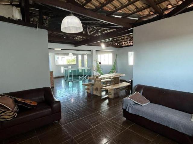 Casa no Bairro Europa – 4 Quartos, Suíte com Closet, 3 Pavimentos