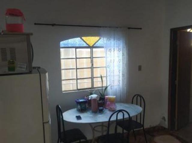 CASA NO BAIRRO FAZENDA CASTRO
