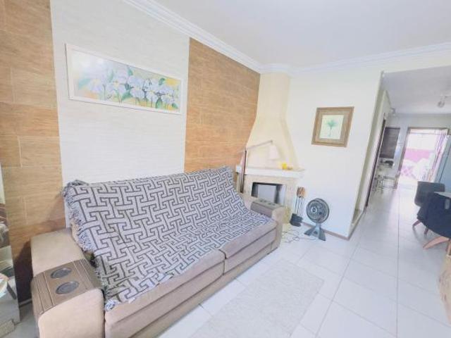 Casa no bairro Hípica 3 dormitórios
