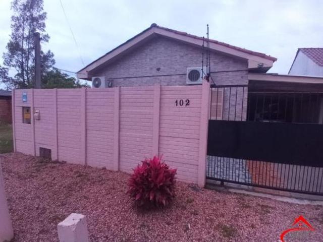 Casa no bairro Hípica 2 dormitórios