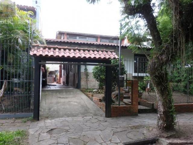 Casa no bairro Ipanema de 3 dormitórios e 2 vagas
