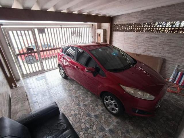 Casa no Bairro Maracanã, á 500 metros da praia, vem conferir!