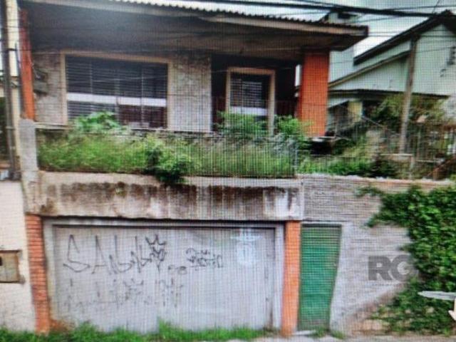 Casa no bairro Medianeira de 4 dormitórios