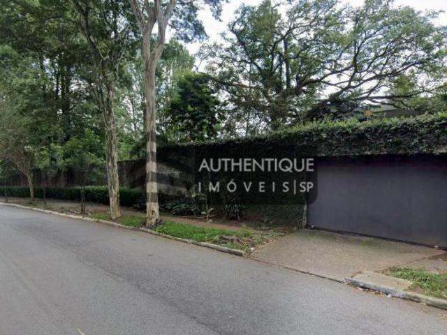 Casa no bairro Morumbi em Leilão