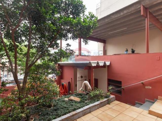 Casa no bairro Olímpico com 2 quartos, 1 vaga de garagem e edícula em terreno de 195m²