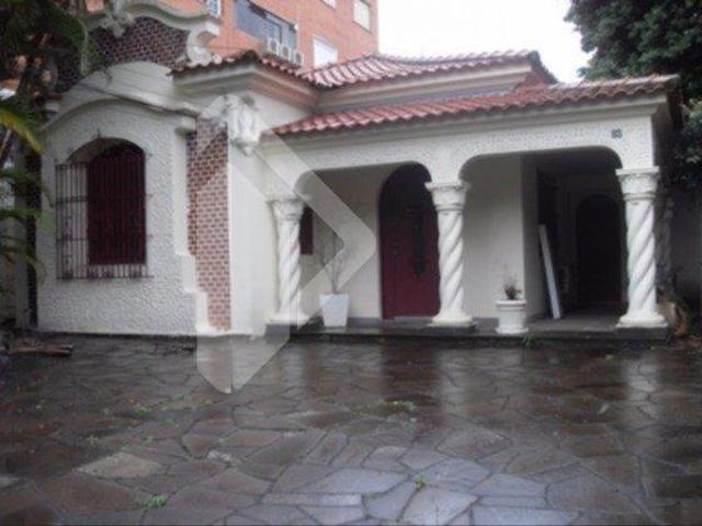 Casa no bairro Petrópolis com 400m² em terreno 13x37