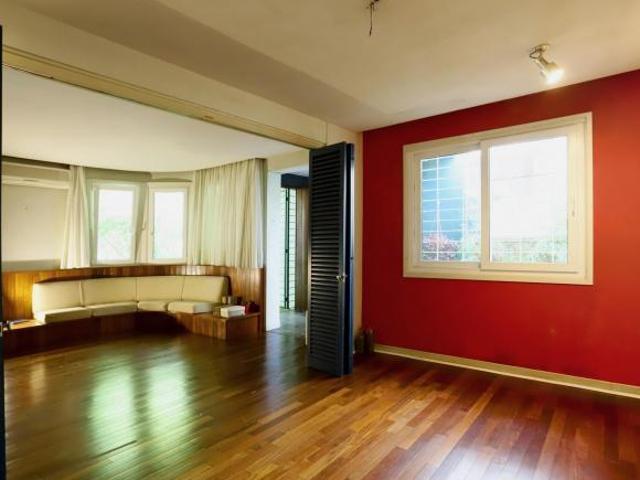 Casa no Bairro Petrópolis em Porto Alegre Rua calma junto Av. Protásio Alves