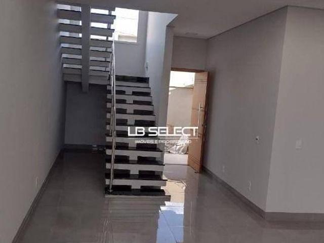 Casa no bairro Quinta Alto Umuarama com três suítes e varanda gourmet