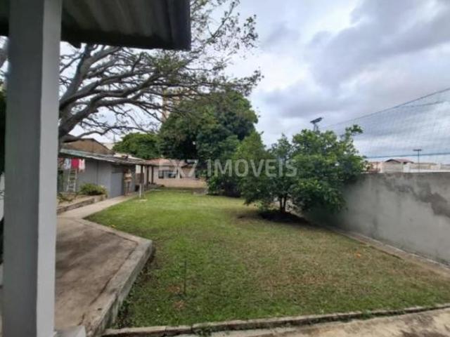 Casa no bairro São Bernardo em Campinas com casa de fundo