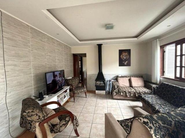 Casa no bairro Santa Cecilia em Viamão de 3 dormitórios 2 vagas