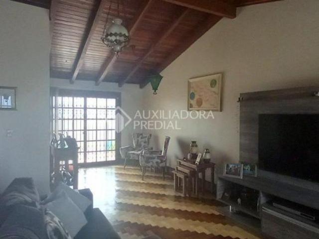 Casa no bairro Santa Cecília, Viamão ampla, 3 quartos, uma suíte, 3 vagas de garagem2 churraseira