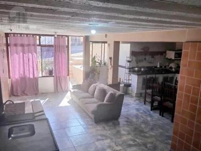 Casa no bairro Santa Fé com 3 dormitórios e 3 vagas