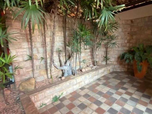 Casa no Belvedere com área gourmet e localização segura