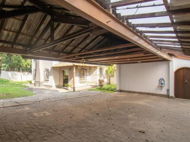 Casa no Bolsão de Interlagos com 837 m² terreno,4 quartos, 4 vagas piscina, jardim espaço ótimo