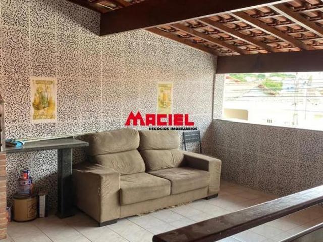 Casa no Bosque dos Eucaliptos com 3 dormitórios