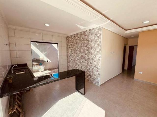 Casa no Bopiranga com Piscina e Acabamento Moderno –Apenas 1 km da Praia