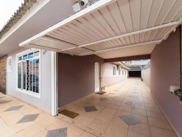 Casa no BOQUEIRÃO com 240m²