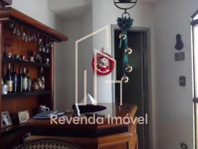 Casa no Brooklin Paulista de 180m² com 4 dormitórios, 2 suítes, 5 banheiros e 3