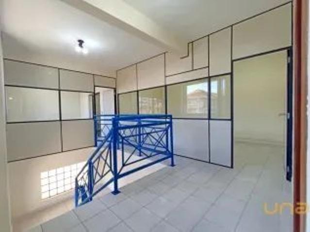 Casa no Cajuru de 155 m² com 4 quartos