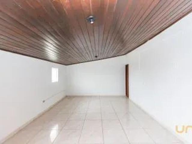 Casa no Cajuru de 155 m² com 4 quartos