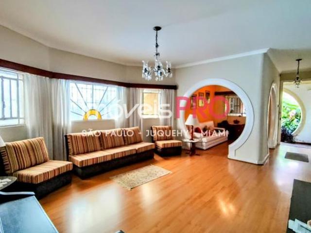 Casa no Cambuci, 3 dormitórios e 2 vagas