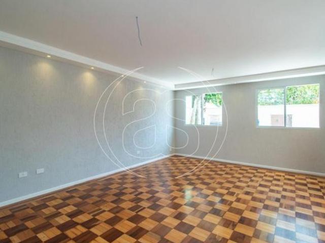 Casa no Campo Belo 220m², 3 dorm, 1 suíte e 2 vagas