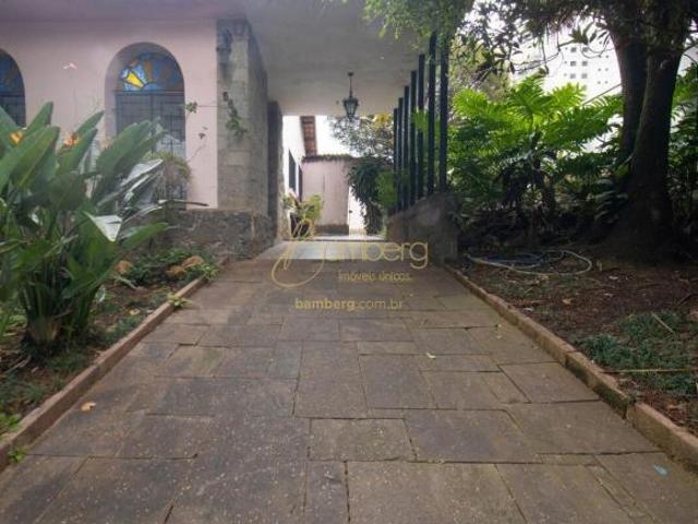 Casa no Campo Belo 2 Suítes, Edículas Espaçosas e Terreno Amplo de 450 m²