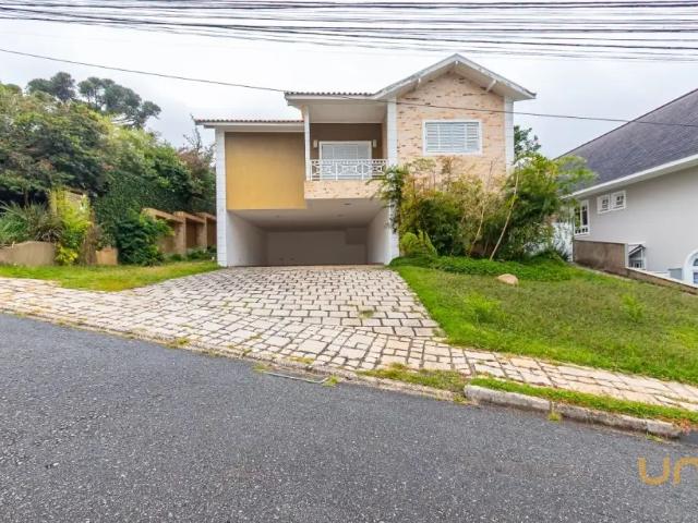 Casa no Campo Comprido de 490 m² com 4 quartos