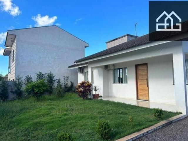 CASA NO CASCAVEL VELHO