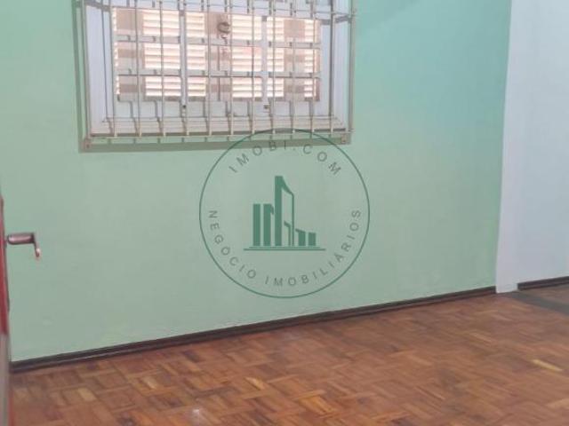 Casa no Centro c/ 3 Dorms, 2 Banheiros e Potencial comercial