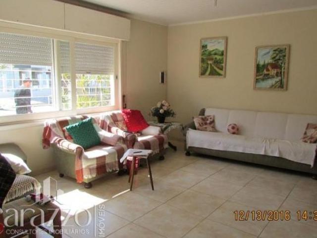 Casa no Centro com 3 dormitórios, com suíte