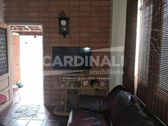 Casa no centro da cidade, com terreno grande, ótima oportunidade de investimento