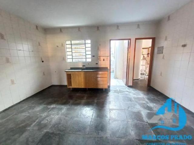 Casa no Centro de Ubatuba SP! Excelente para comércio, escritório, consultório!