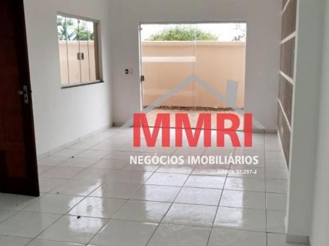 Casa no Centro de Araçoiaba da Serra SP: 4 quartos, 2 suítes, 2 salas, banheiro, 300m². Venha confe